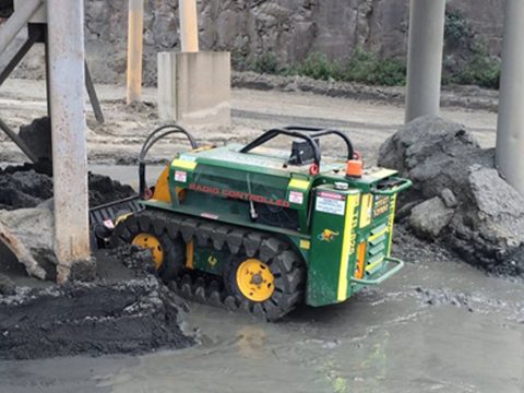 Remote controlled loader - Boral Dunmore review - Kanga Loaders Mini